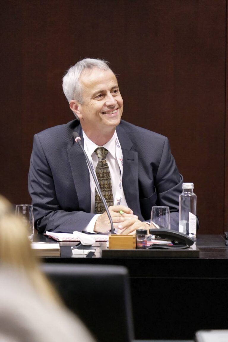 Il direttore Lukas Weber cede la carica a Daniel Hunziker ...